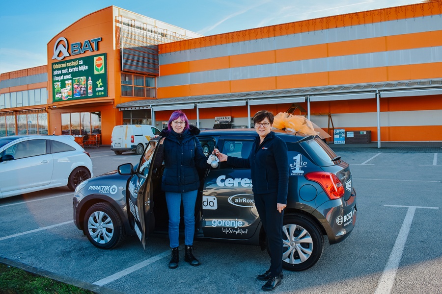 Sretni dobitnici preuzeli svoje nagrade! - BAT prodajni centar